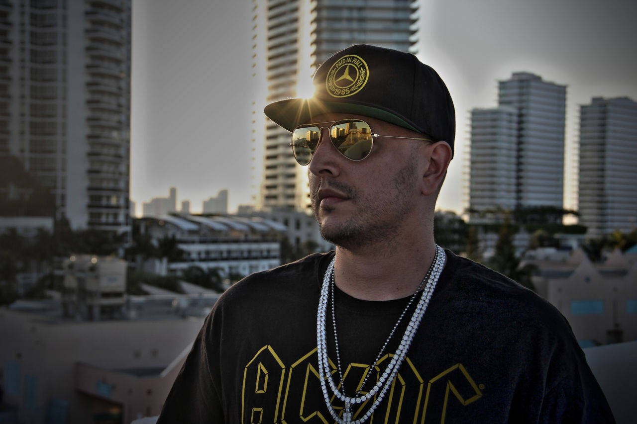 iFLYER: Mr. Mauricio - DJ