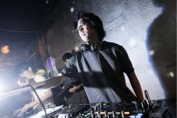 iFLYER: J-LOW [ジェイ・ロウ] - DJ