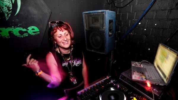 iFLYER: MANDIDEXTROUS [マンディデクストロウス] - DJ